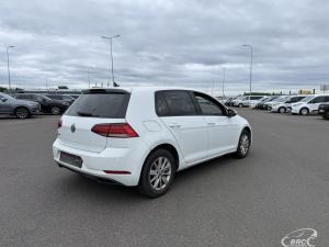 Volkswagen Golf 2018 in Vilnius, with an engine capacity of 1.00 L and mileage of 271 thousand km for 7900 €, photo 3 on AUTOMOTO.COM.LV