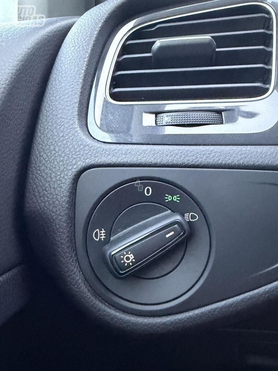 Volkswagen Golf 2019 in Vilnius, with an engine capacity of 1.50 L and mileage of 50 thousand km for 16000 €, photo 23 on AUTOMOTO.COM.LV