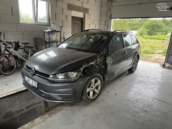 Volkswagen Golf 2020 in Vilnius, with an engine capacity of 2.00 L and mileage of 296 thousand km for 4300 €, photo 1 on AUTOMOTO.COM.LV