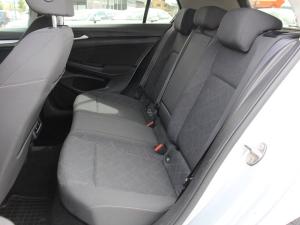 Volkswagen Golf 2021 in Vilnius, with an engine capacity of 1.00 L and mileage of 118 thousand km for 16950 €, photo 15 on AUTOMOTO.COM.LV