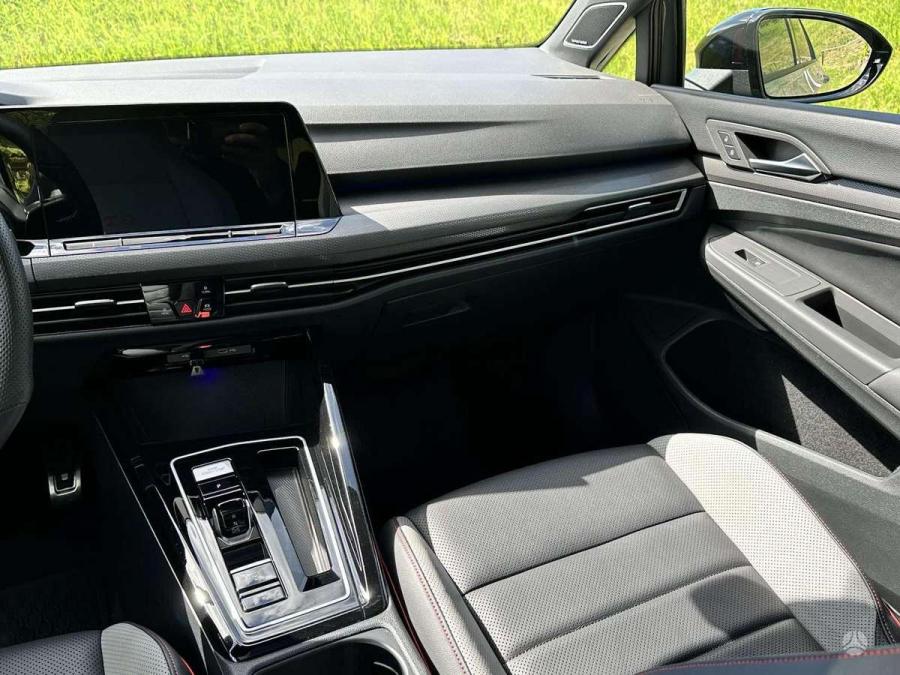 Volkswagen Golf 2024 Kauņa, ar dzinēja tilpumu 2.00 L un nobraukumu 19 tūkst. km par 29855 €, foto 27 vietnē AUTOMOTO.COM.LV