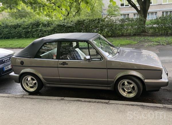 Pelēks Volkswagen golf-i 1989 Rīga, ar dzinēja tilpumu 1.80 L un nobraukumu 180 tūkst. km par 9500 €, foto 1 vietnē AUTOMOTO.COM.LV