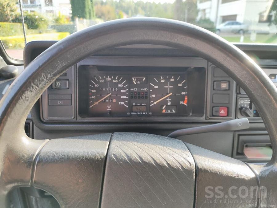 Серый Фольксваген Golf 1 1990 в Рига, объемом двигателя 1.80 л и пробегом 184 тыс. км за 4400 €, фото 10 на AUTOMOTO.COM.LV
