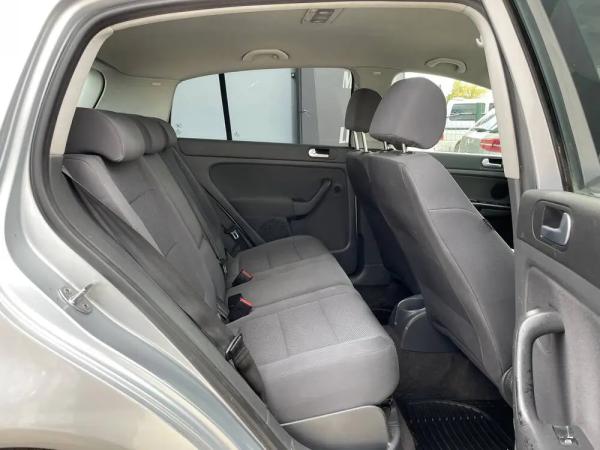 Серый Фольксваген Golf 1 2006 в Талси, объемом двигателя 1.90 л и пробегом 282 тыс. км за 2350 €, фото 9 на AUTOMOTO.COM.LV