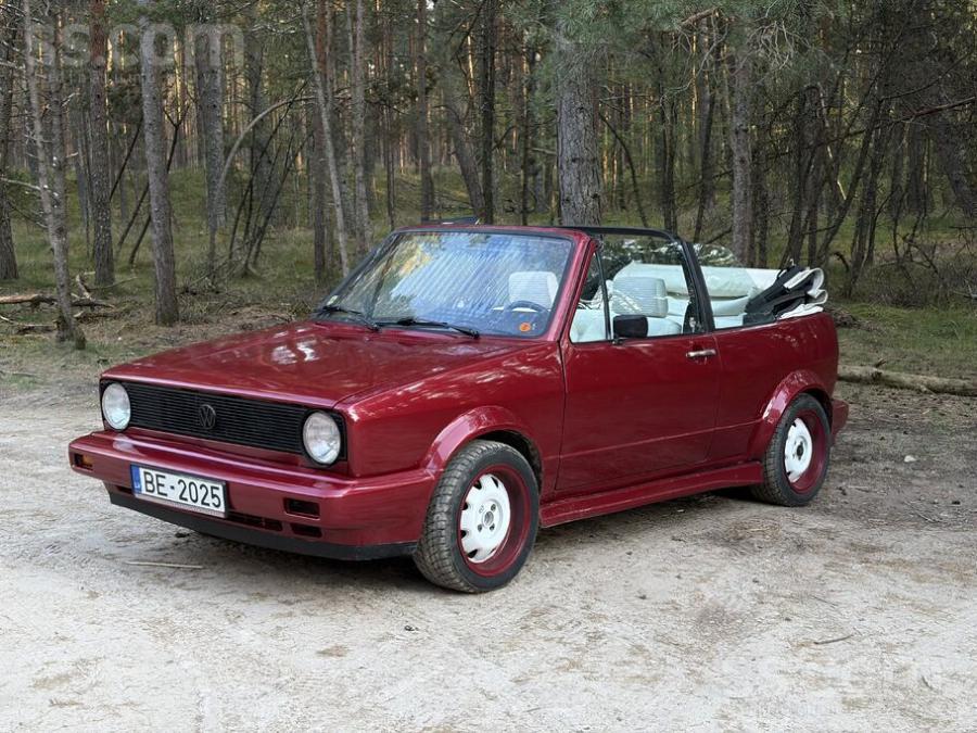Красный Фольксваген Golf 1 1981 в Рига, объемом двигателя 1.60 л и пробегом 222 тыс. км за 4188 €, фото 1 на AUTOMOTO.COM.LV