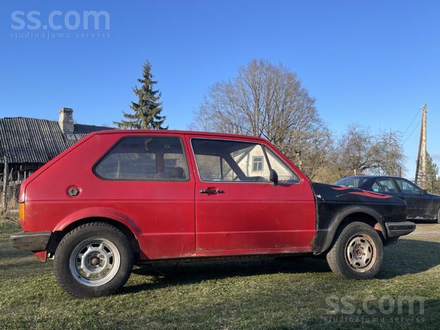 Красный Фольксваген Golf 1 1979 в Тукумс, объемом двигателя 1.60 л и пробегом 300 тыс. км за 3200 €, фото 5 на AUTOMOTO.COM.LV