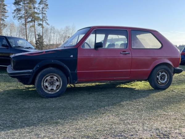 Sarkans Volkswagen golf-i 1979 Tukums, ar dzinēja tilpumu 1.60 L un nobraukumu 300 tūkst. km par 3200 €, foto 5 vietnē AUTOMOTO.COM.LV