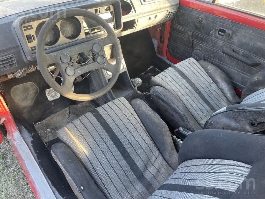 Красный Фольксваген Golf 1 1979 в Тукумс, объемом двигателя 1.60 л и пробегом 300 тыс. км за 3200 €, фото 8 на AUTOMOTO.COM.LV