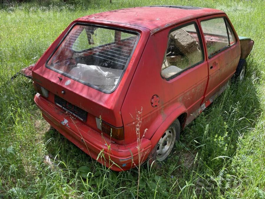 Красный Фольксваген Golf 1 1979 в Тукумс, объемом двигателя 1.60 л и пробегом 300 тыс. км за 3200 €, фото 16 на AUTOMOTO.COM.LV
