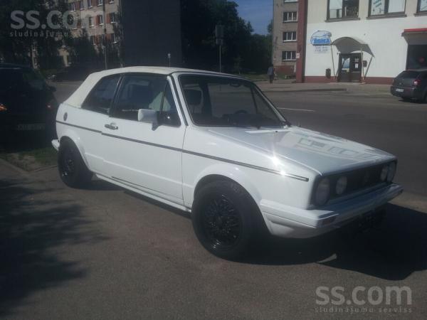 Фольксваген Golf 1 1983 в Рига на AUTOMOTO.COM.LV Белый Фольксваген Golf 1 1983 в Рига, объемом двигателя 1.80 л и пробегом 210 тыс. км за 6500 €, фото 7 на AUTOMOTO.COM.LV