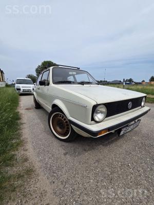 Белый Фольксваген Golf 1 1983 в Рига, объемом двигателя 1.60 л и пробегом 202 тыс. км за 3800 €, фото  на AUTOMOTO.COM.LV