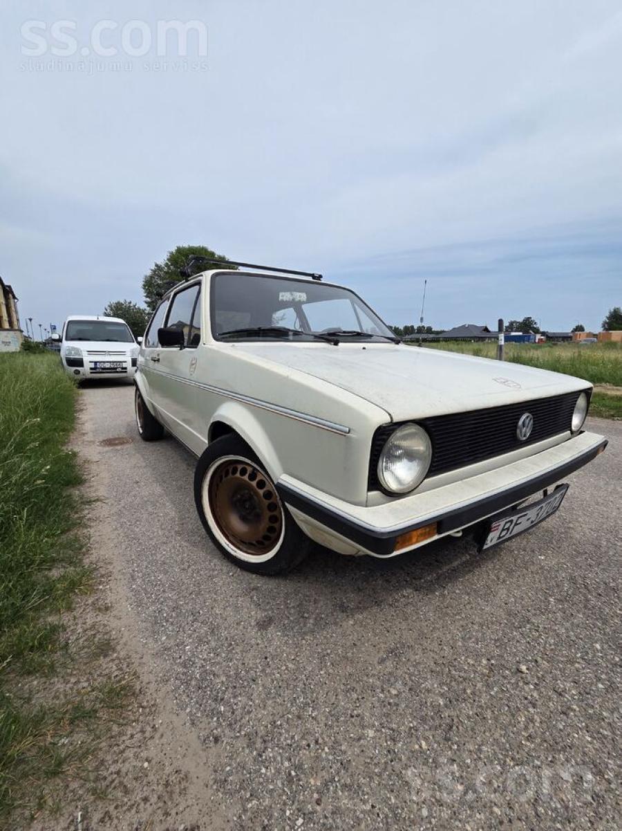 Белый Фольксваген Golf 1 1983 в Рига, объемом двигателя 1.60 л и пробегом 202 тыс. км за 3800 €, фото 1 на AUTOMOTO.COM.LV