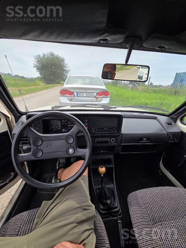 Белый Фольксваген Golf 1 1983 в Рига, объемом двигателя 1.60 л и пробегом 202 тыс. км за 3800 €, фото 4 на AUTOMOTO.COM.LV