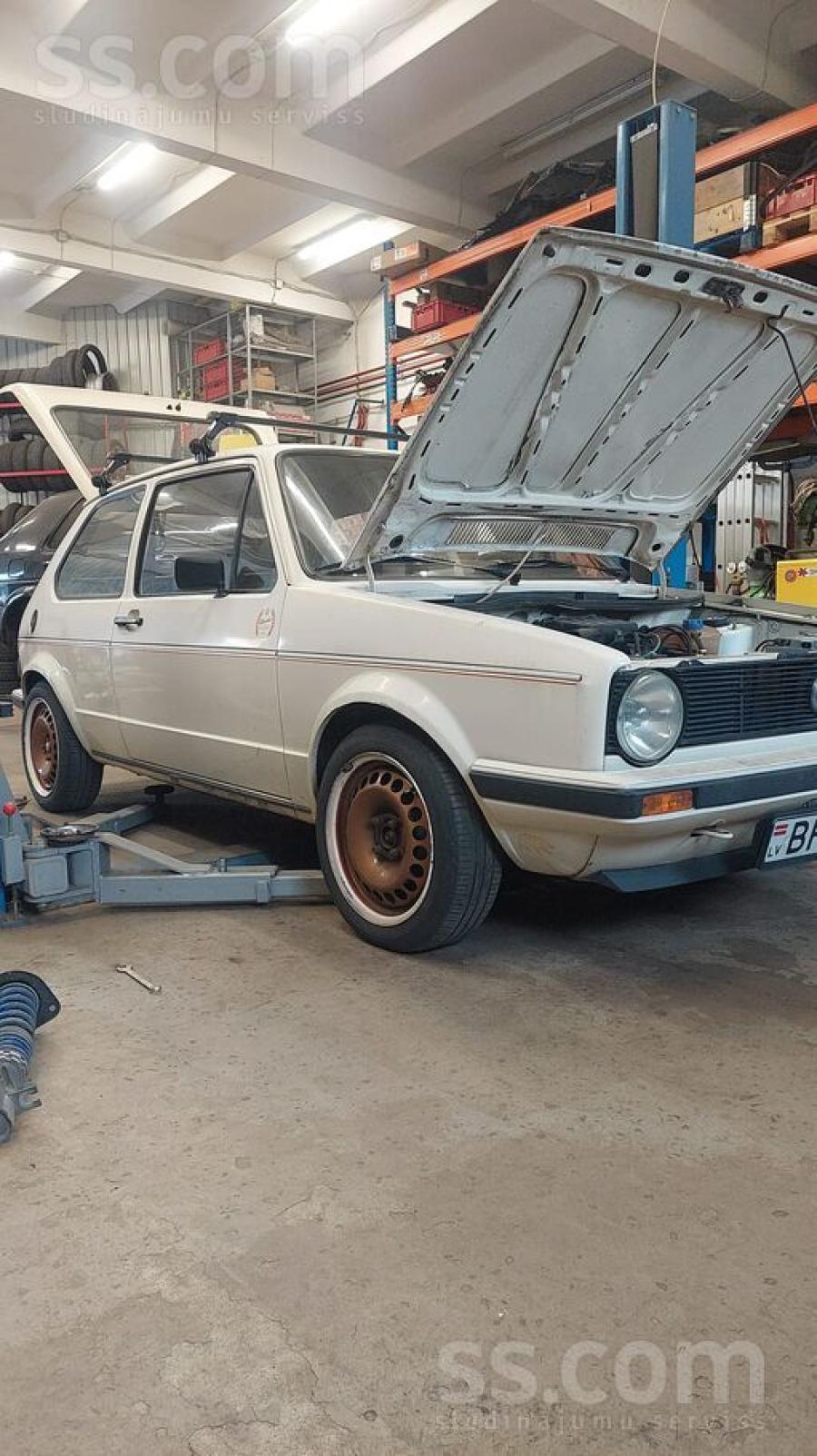 Белый Фольксваген Golf 1 1983 в Рига, объемом двигателя 1.60 л и пробегом 202 тыс. км за 3800 €, фото 11 на AUTOMOTO.COM.LV
