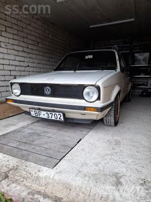 Белый Фольксваген Golf 1 1983 в Рига, объемом двигателя 1.60 л и пробегом 202 тыс. км за 3800 €, фото 12 на AUTOMOTO.COM.LV