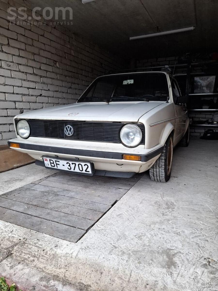 Белый Фольксваген Golf 1 1983 в Рига, объемом двигателя 1.60 л и пробегом 202 тыс. км за 3800 €, фото 12 на AUTOMOTO.COM.LV