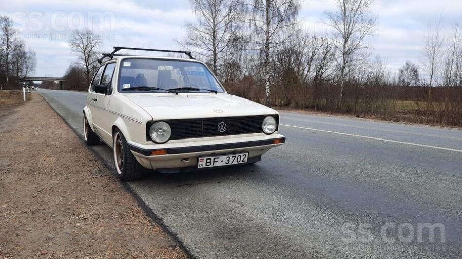 Белый Фольксваген Golf 1 1983 в Рига, объемом двигателя 1.60 л и пробегом 202 тыс. км за 3800 €, фото 13 на AUTOMOTO.COM.LV