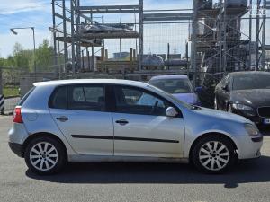 Volkswagen Golf 2004 in Vilnius, with an engine capacity of 1.90 L and mileage of 222 thousand km for 500 €, photo 8 on AUTOMOTO.COM.LV