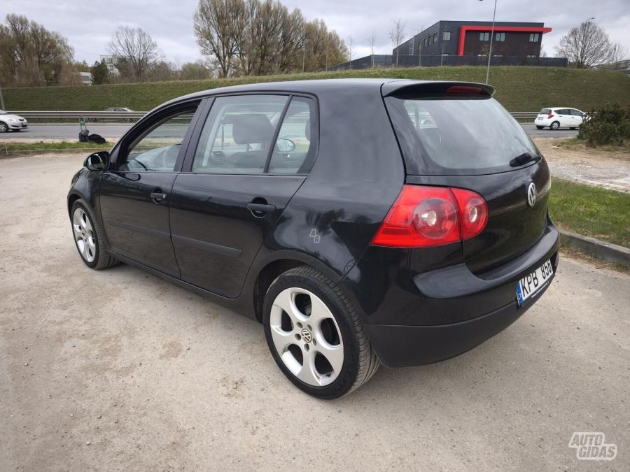 Volkswagen Golf 2005 Viļņa, ar dzinēja tilpumu 1.90 L un nobraukumu 413 tūkst. km par 950 €, foto 5 vietnē AUTOMOTO.COM.LV
