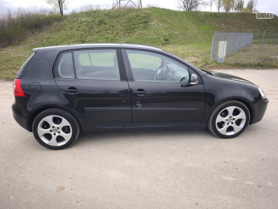 Volkswagen Golf 2005 Viļņa, ar dzinēja tilpumu 1.90 L un nobraukumu 413 tūkst. km par 950 €, foto 7 vietnē AUTOMOTO.COM.LV