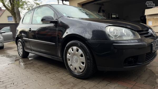 Volkswagen Golf 2005 Viļņa, ar dzinēja tilpumu 1.90 L un nobraukumu 270 tūkst. km par 650 €, foto 2 vietnē AUTOMOTO.COM.LV