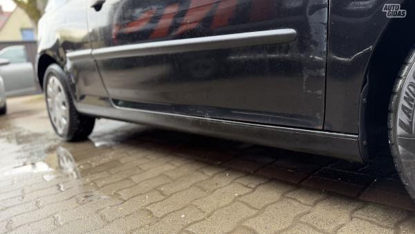 Volkswagen Golf 2005 Viļņa, ar dzinēja tilpumu 1.90 L un nobraukumu 270 tūkst. km par 650 €, foto 4 vietnē AUTOMOTO.COM.LV
