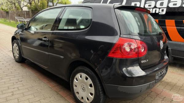 Volkswagen Golf 2005 Viļņa, ar dzinēja tilpumu 1.90 L un nobraukumu 270 tūkst. km par 650 €, foto 8 vietnē AUTOMOTO.COM.LV