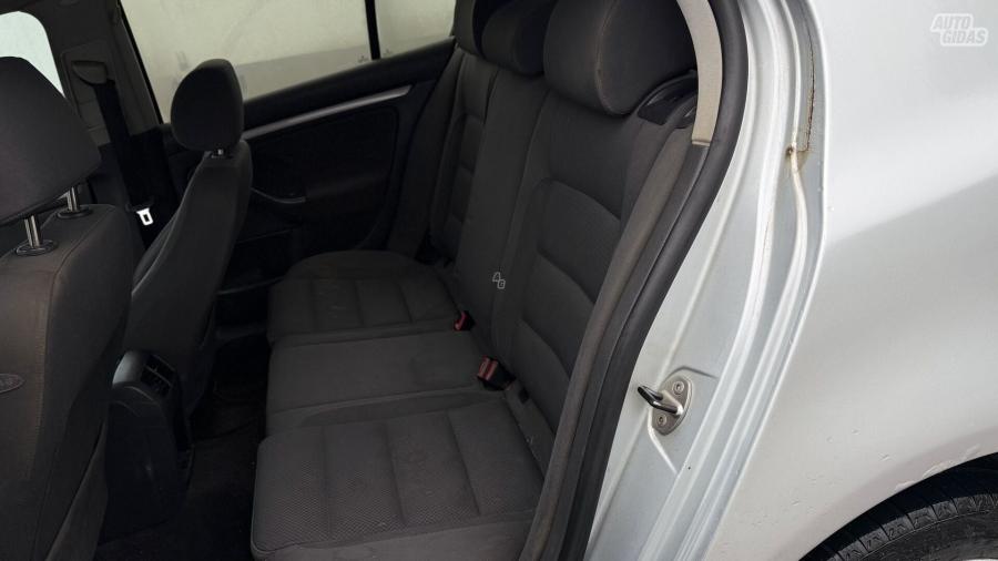 Volkswagen Golf 2005 in Vilnius, with an engine capacity of 2.00 L and mileage of 400 thousand km for 1250 €, photo 8 on AUTOMOTO.COM.LV