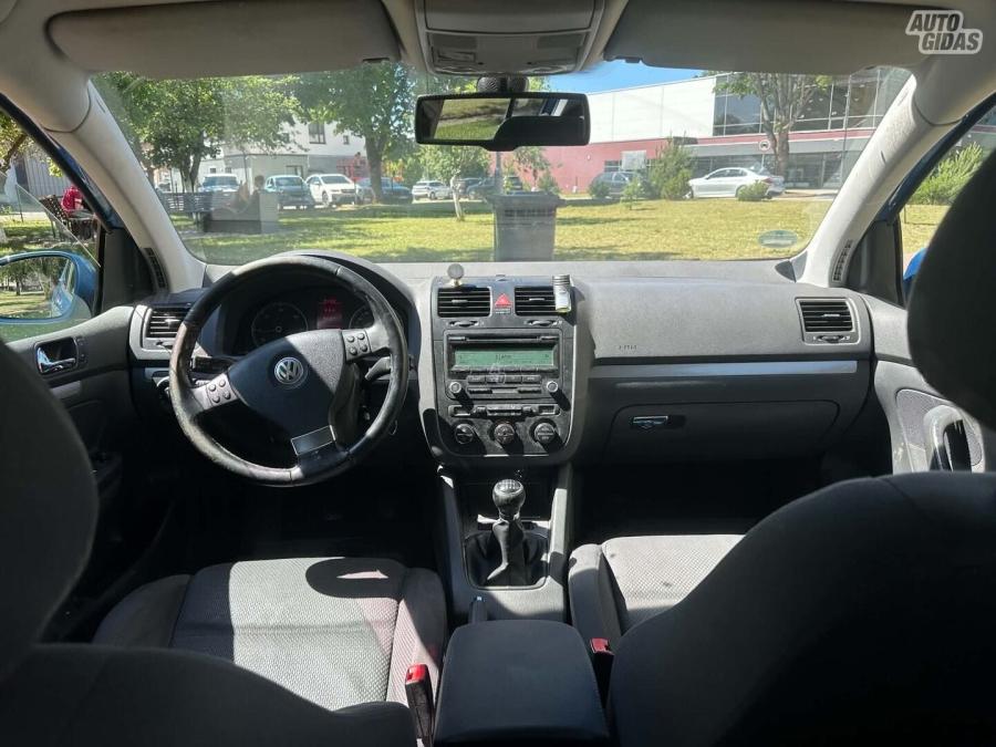 Volkswagen Golf 2005 in Silute, with an engine capacity of 2.00 L and mileage of 400 thousand km for 1999 €, photo 6 on AUTOMOTO.COM.LV