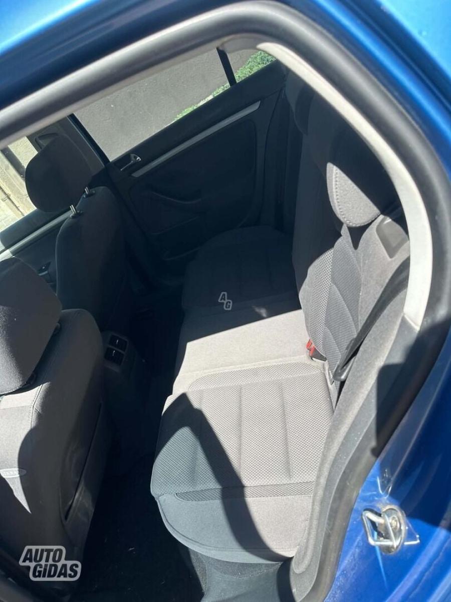 Volkswagen Golf 2005 in Silute, with an engine capacity of 2.00 L and mileage of 400 thousand km for 1999 €, photo 8 on AUTOMOTO.COM.LV