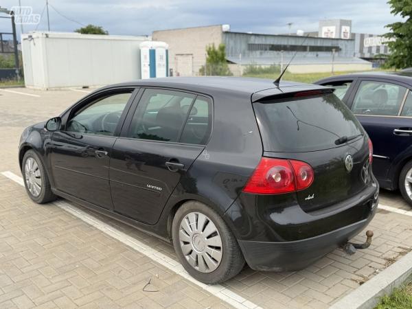Volkswagen Golf 2005 Kauņa, ar dzinēja tilpumu 1.90 L un nobraukumu 321 tūkst. km par 700 €, foto 4 vietnē AUTOMOTO.COM.LV