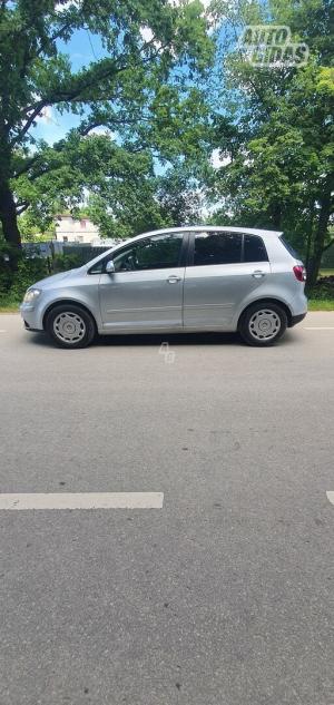 Volkswagen Golf 2005 Šauļi, ar dzinēja tilpumu 1.90 L un nobraukumu 330 tūkst. km par 930 €, foto 4 vietnē AUTOMOTO.COM.LV