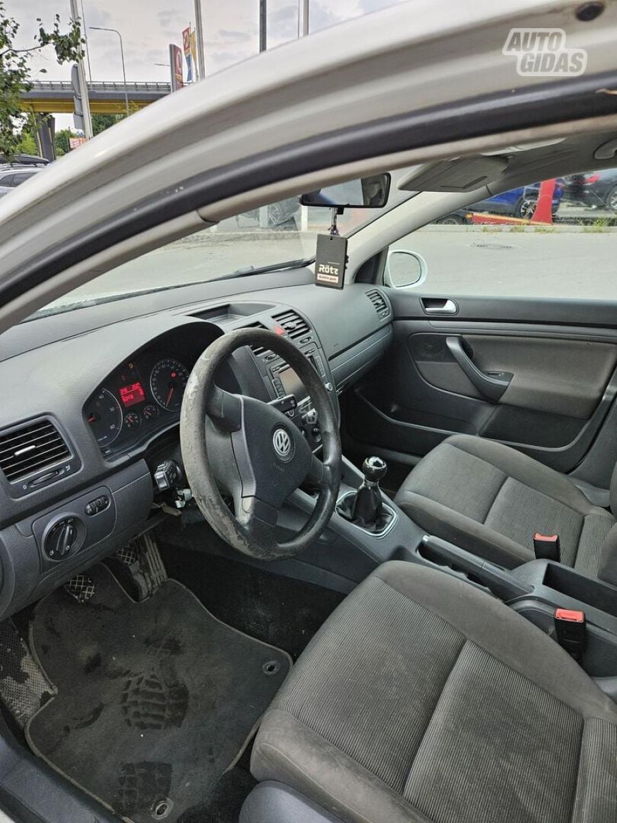 Volkswagen Golf 2007 in Klaipeda, with an engine capacity of 1.90 L and mileage of 263 thousand km for 500 €, photo 7 on AUTOMOTO.COM.LV