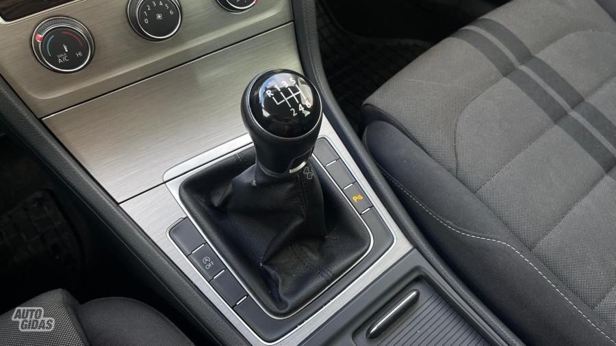 Volkswagen Golf 2015 Marijampole, ar dzinēja tilpumu 1.40 L un nobraukumu 318 tūkst. km par 5990 €, foto 25 vietnē AUTOMOTO.COM.LV