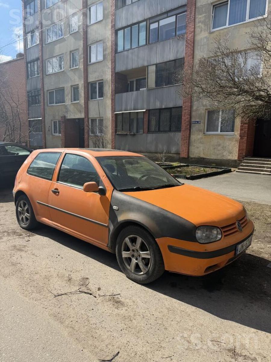 Orange Volkswagen Golf 1999 in Riga, with an engine capacity of 1.90 L and mileage of 226 thousand km for 300 €, photo 1 on AUTOMOTO.COM.LV