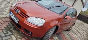 Orange Volkswagen Golf 2006 in Daugavpils, with an engine capacity of 1.90 L and mileage of 257 thousand km for 1550 €, photo 1 on AUTOMOTO.COM.LV