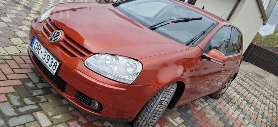 Orange Volkswagen Golf 2006 in Daugavpils, with an engine capacity of 1.90 L and mileage of 257 thousand km for 1550 €, photo 1 on AUTOMOTO.COM.LV