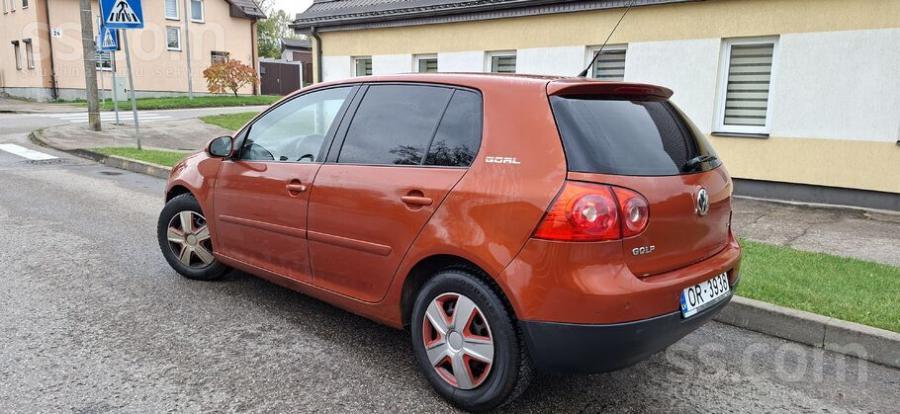 Orange Volkswagen Golf 2006 in Daugavpils, with an engine capacity of 1.90 L and mileage of 257 thousand km for 1550 €, photo 12 on AUTOMOTO.COM.LV