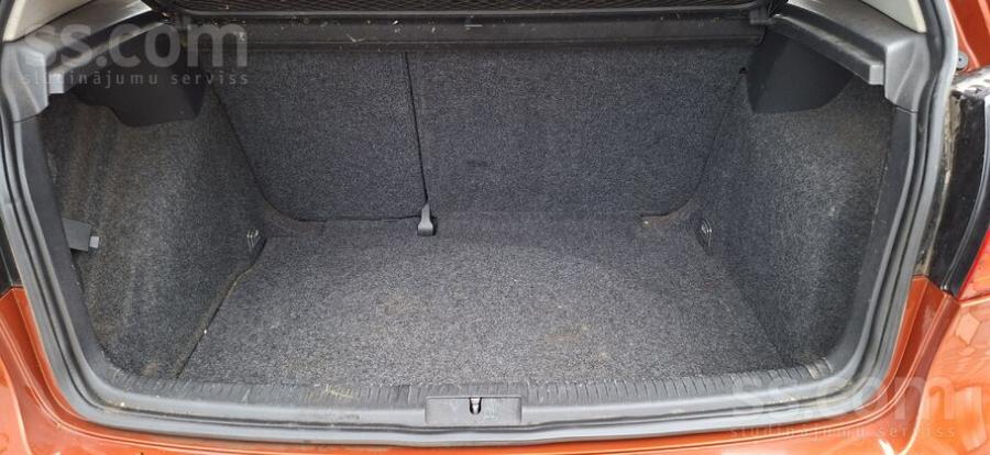 Orange Volkswagen Golf 2006 in Daugavpils, with an engine capacity of 1.90 L and mileage of 257 thousand km for 1550 €, photo 14 on AUTOMOTO.COM.LV