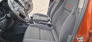 Orange Volkswagen Golf 2006 in Daugavpils, with an engine capacity of 1.90 L and mileage of 257 thousand km for 1550 €, photo 15 on AUTOMOTO.COM.LV