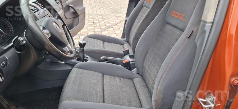 Orange Volkswagen Golf 2006 in Daugavpils, with an engine capacity of 1.90 L and mileage of 257 thousand km for 1550 €, photo 15 on AUTOMOTO.COM.LV