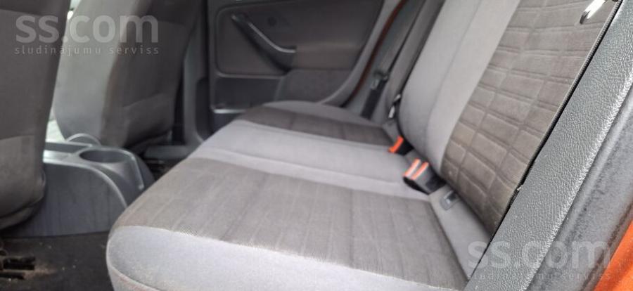 Orange Volkswagen Golf 2006 in Daugavpils, with an engine capacity of 1.90 L and mileage of 257 thousand km for 1550 €, photo 18 on AUTOMOTO.COM.LV