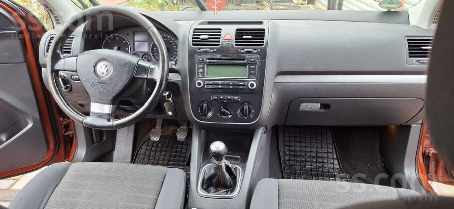 Orange Volkswagen Golf 2006 in Daugavpils, with an engine capacity of 1.90 L and mileage of 257 thousand km for 1550 €, photo 22 on AUTOMOTO.COM.LV