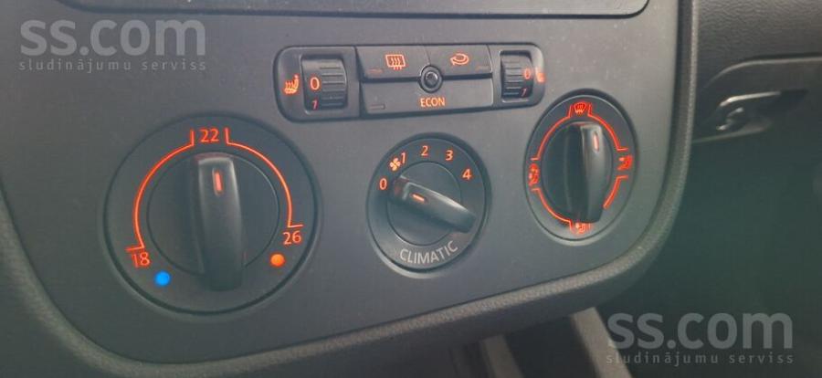 Orange Volkswagen Golf 2006 in Daugavpils, with an engine capacity of 1.90 L and mileage of 257 thousand km for 1550 €, photo 24 on AUTOMOTO.COM.LV
