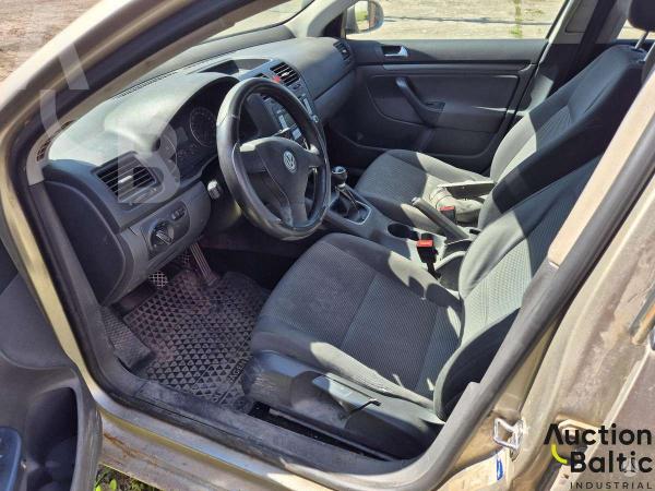 Volkswagen Golf 2008 Panevēža, ar dzinēja tilpumu 1.90 L un nobraukumu 381 tūkst. km par 280 €, foto 6 vietnē AUTOMOTO.COM.LV