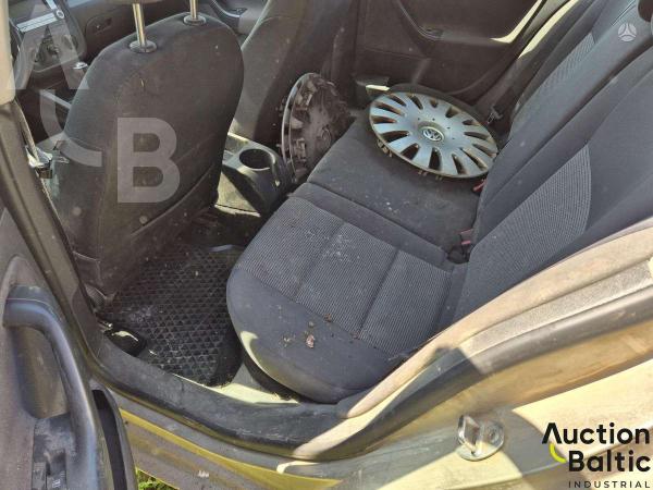 Volkswagen Golf 2008 Panevēža, ar dzinēja tilpumu 1.90 L un nobraukumu 381 tūkst. km par 280 €, foto 7 vietnē AUTOMOTO.COM.LV