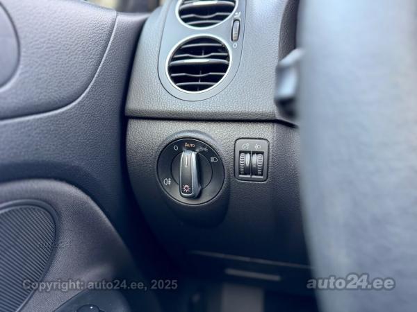 Smilšu krāsa Volkswagen Golf Plus 2011 Tallina, ar dzinēja tilpumu 1.40 L un nobraukumu 189 tūkst. km par 4500 €, foto 11 vietnē AUTOMOTO.COM.LV