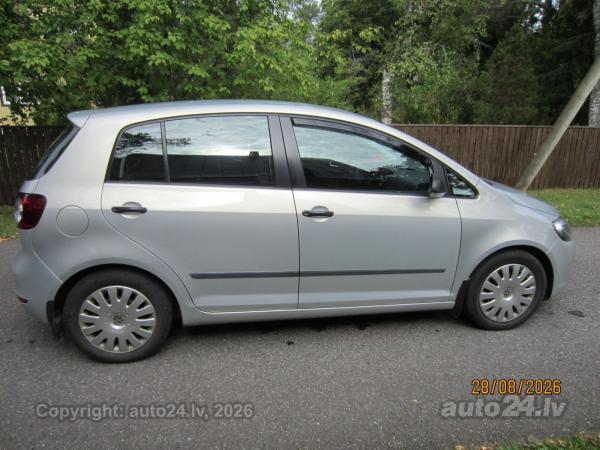 Volkswagen Golf Plus 2011 Tallina vietnÄ SmilÅ”u krÄsa Volkswagen Golf Plus 2011 Tallina, ar dzinÄja tilpumu 1.40 L un nobraukumu 151 tÅ«kst. km par 4850 ā¬, foto 4 vietnÄ AUTOMOTO.COM.LV
