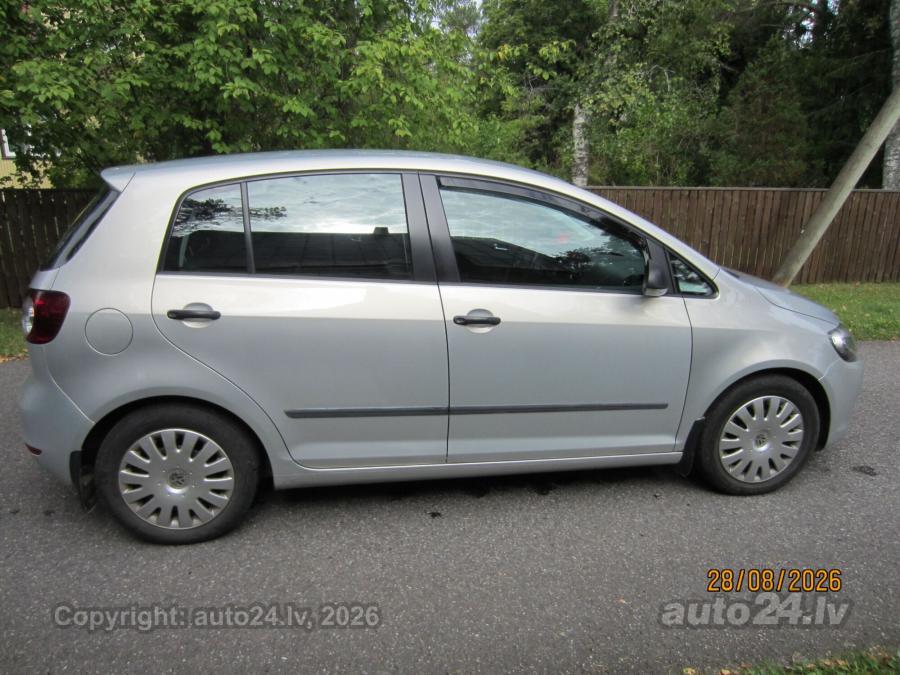 Beige Volkswagen Golf Plus 2011 in Tallinn, with an engine capacity of 1.40 L and mileage of 151 thousand km for 4850 €, photo 4 on AUTOMOTO.COM.LV