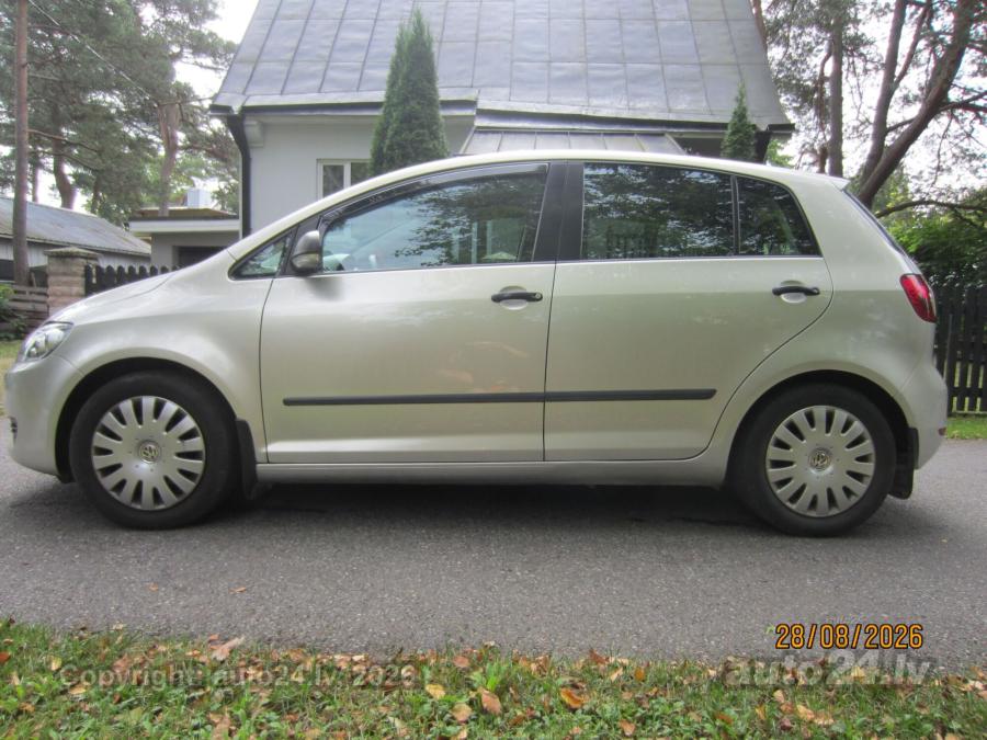 Beige Volkswagen Golf Plus 2011 in Tallinn, with an engine capacity of 1.40 L and mileage of 151 thousand km for 4850 €, photo 5 on AUTOMOTO.COM.LV